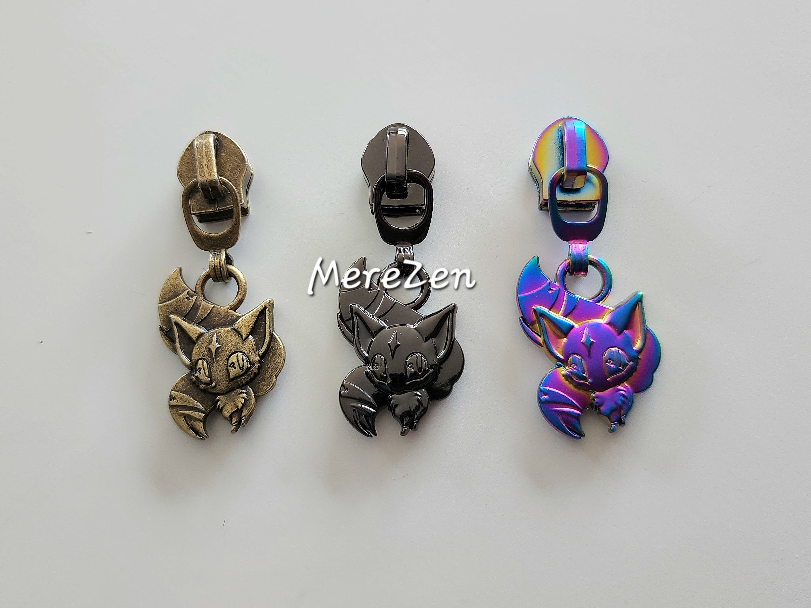 Two Tailed Fox Zipper Pull - No.5 – MereZen